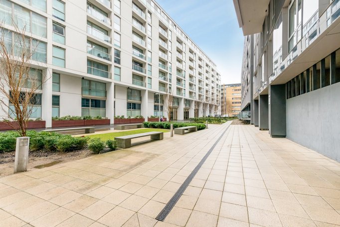 Lanterns Court Canary Wharf E14 Property for Sale Chelsea | Lettings ...