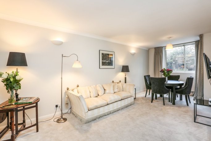 Cheyne Walk Chelsea SW3 Property for Sale Chelsea | Lettings Agents ...